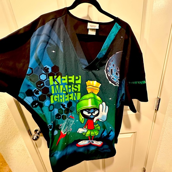 Warner Bros. | Shirts | Mens Marvin The Martian Scrub Top Bundle And ...